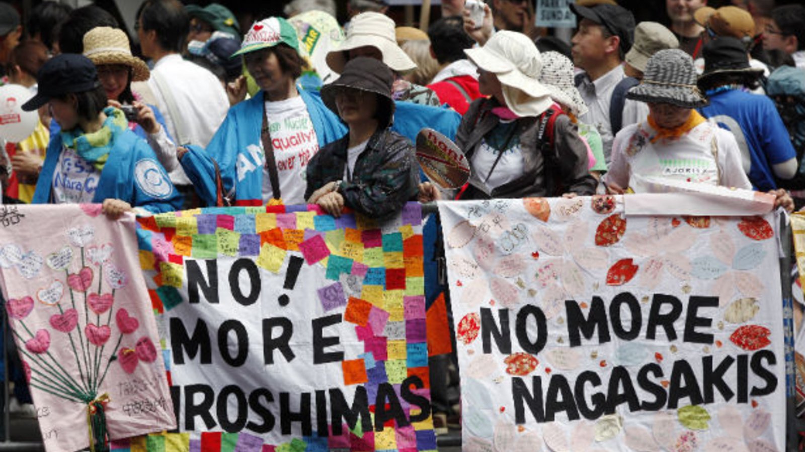 Meeting Halfway: Nuclear Weapon States and the Humanitarian Disarmament ...